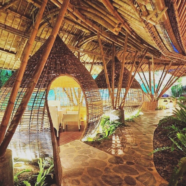 Romantic Dinner in Kubu Restaurant Bali - Ultimate Platform Reference ...